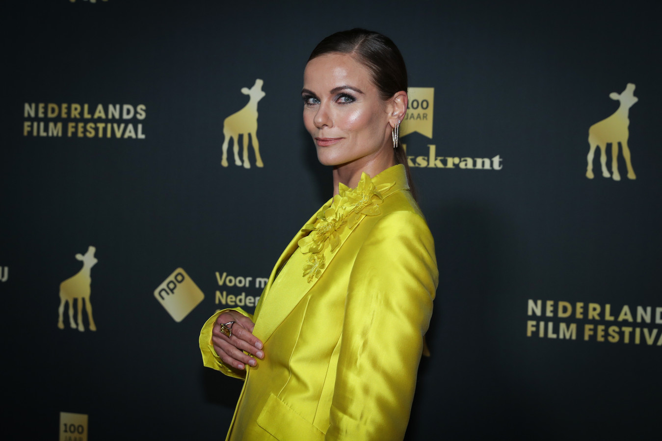 Wekenlange voorbereiding voor minuut op de rode loper: ‘Angela's jurk ...