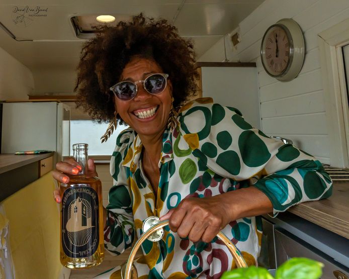 Miss België knipt lintje Savagan Home door: “Eerst een nieuw kapsel ...