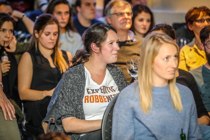 Robbe is Robinson en 300 fans vieren mee | Brugge | hln.be